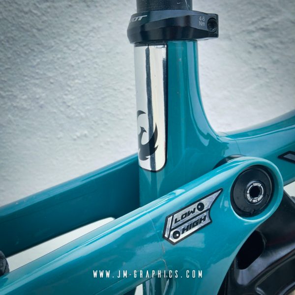 Pivot Shuttle LT 2025 - JM Graphics